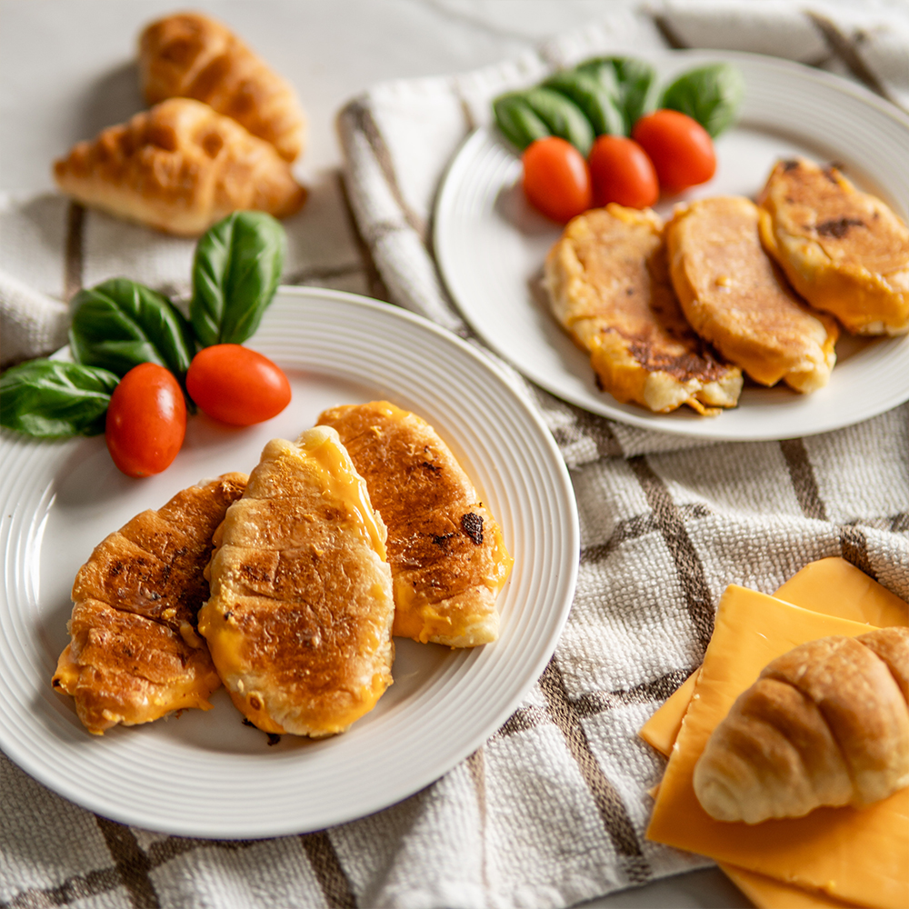 Grilled cheese Micro Croissants® | La Petite Bretonne